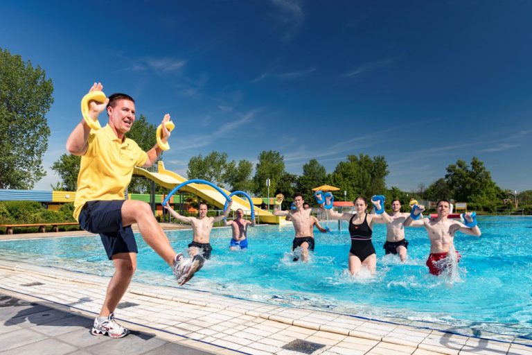 Fit im Sommer: Leipzigs Freibäder wollen Besucher mit Sport und Spiel ...