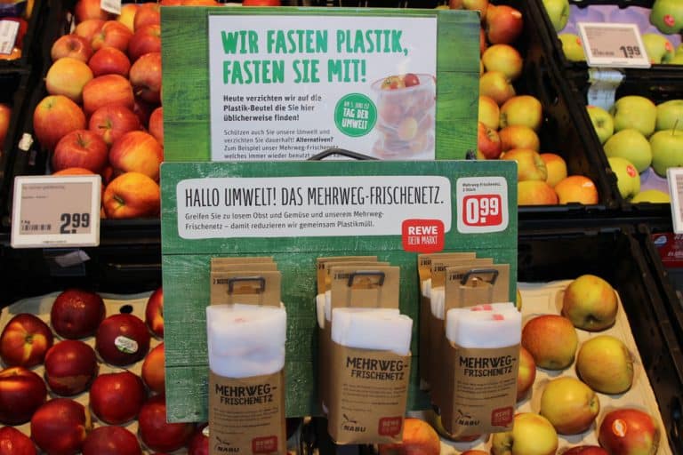 REWE nimmt in Sachsen für einen Tag alle Obst- und Gemüsebeutel aus dem ...
