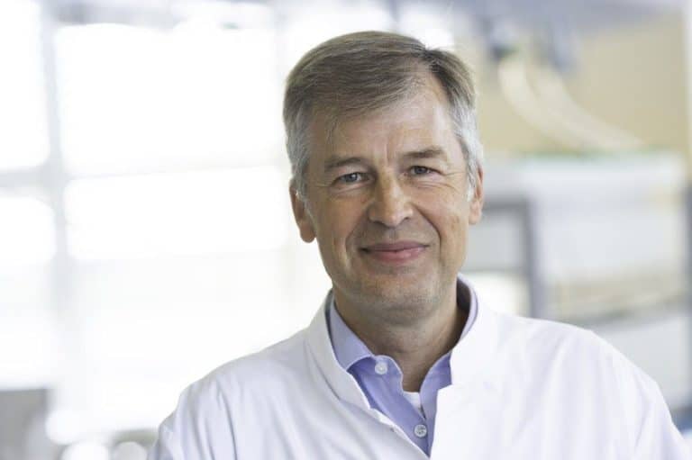 Prof. Berend Isermann leitet das Institut für Laboratoriumsmedizin ...