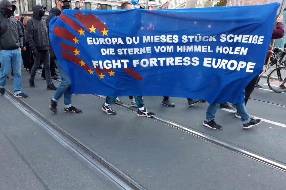 Rund 1.000 Menschen erinnern in Leipzig an Todesopfer rechter Gewalt + Video – Nachrichten aus ...