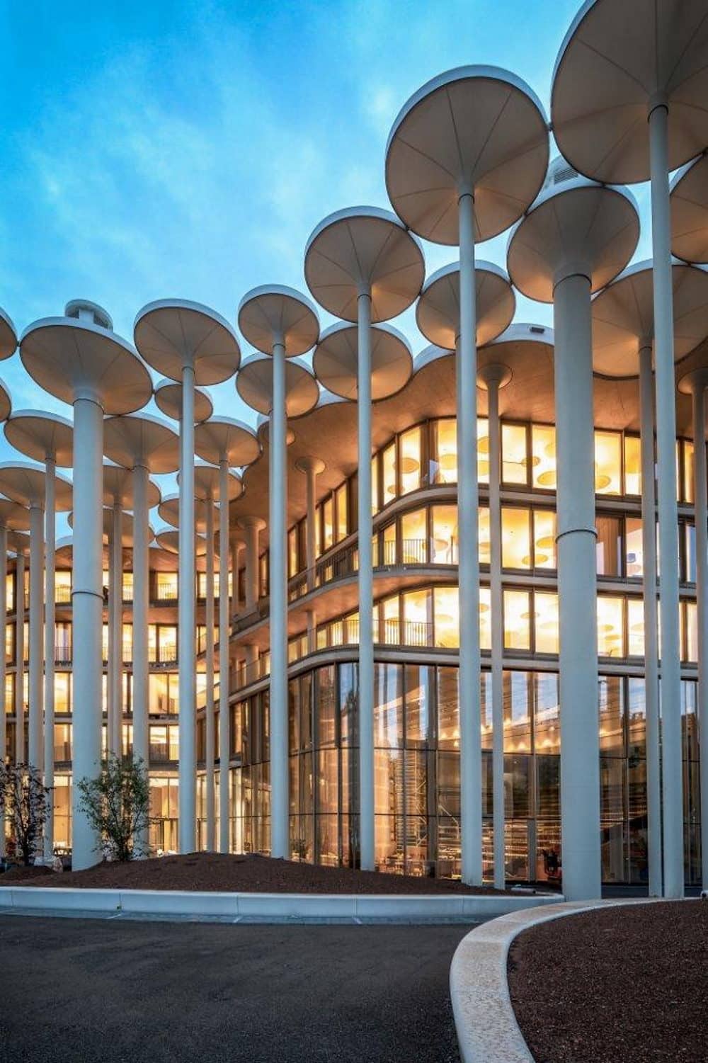 159 Säulen an der Gerberstraße: Neubau der Sächsischen Aufbaubank mit ...