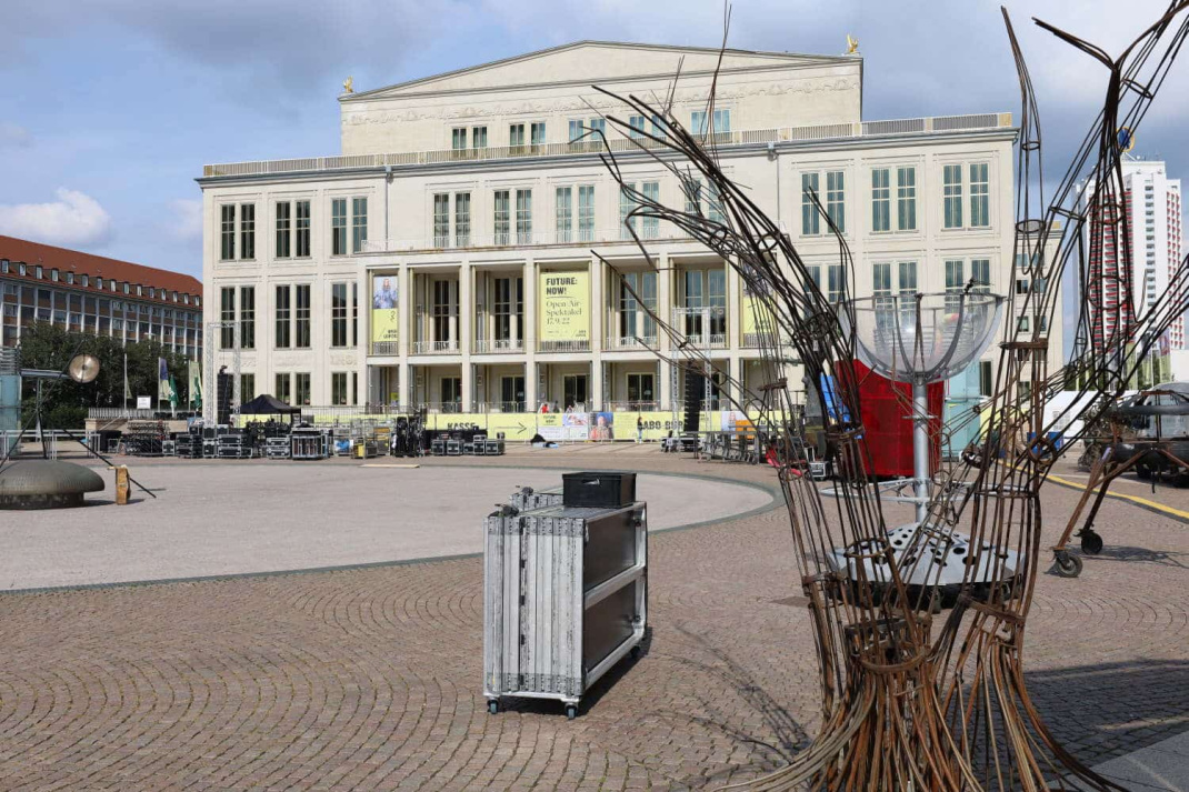 Future now! Die Proben für das Herzensprojekt von Opernintendant Tobias Wolff haben begonnen ...