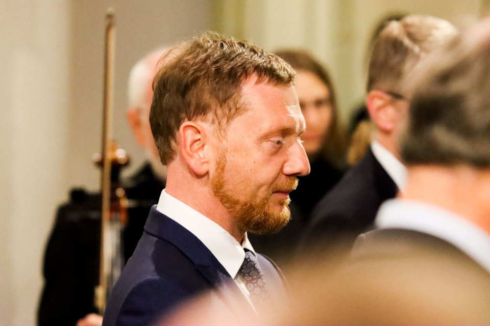 Kretschmer und das rechte Sachsen: Halbwahrheiten, Panikmache und Buh ...