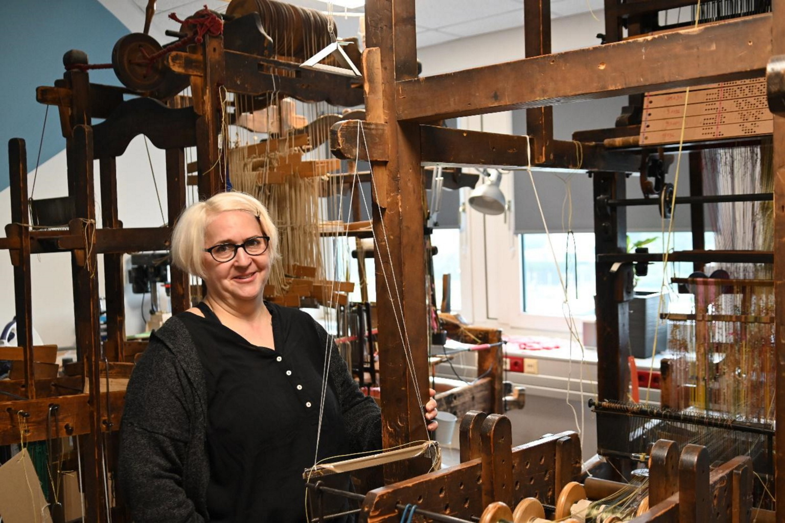 Posamenten-Manufaktur Simone Howe: Filigran verschlungene Meisterwerke ...