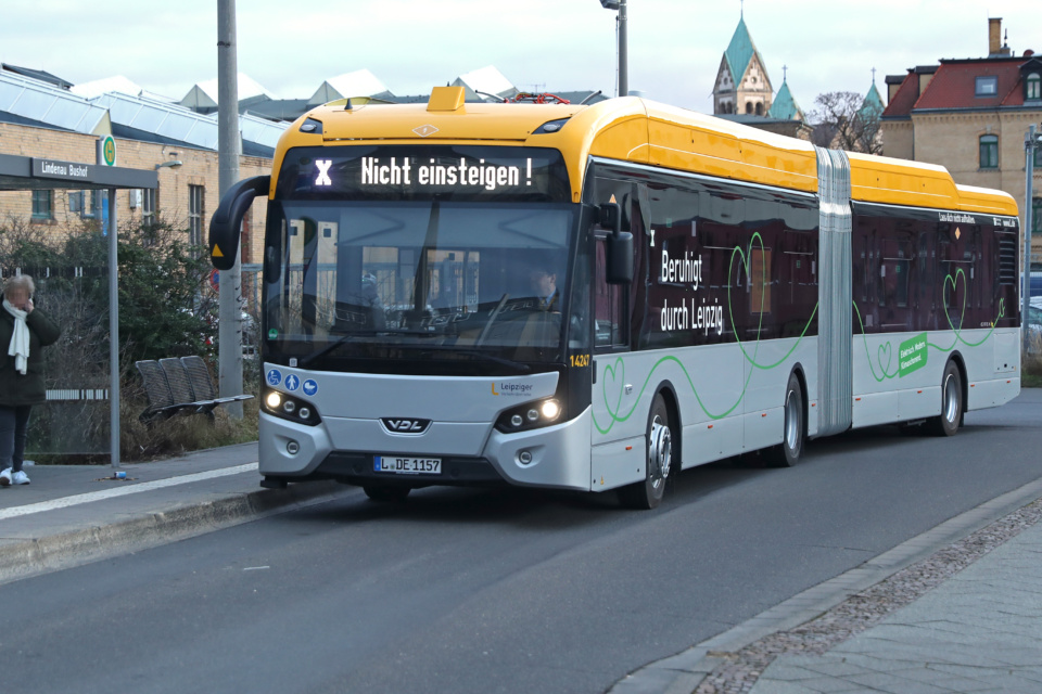 Elektromobilität: Seit dem 16. Januar sind die ersten E-Gelenkbusse auf ...