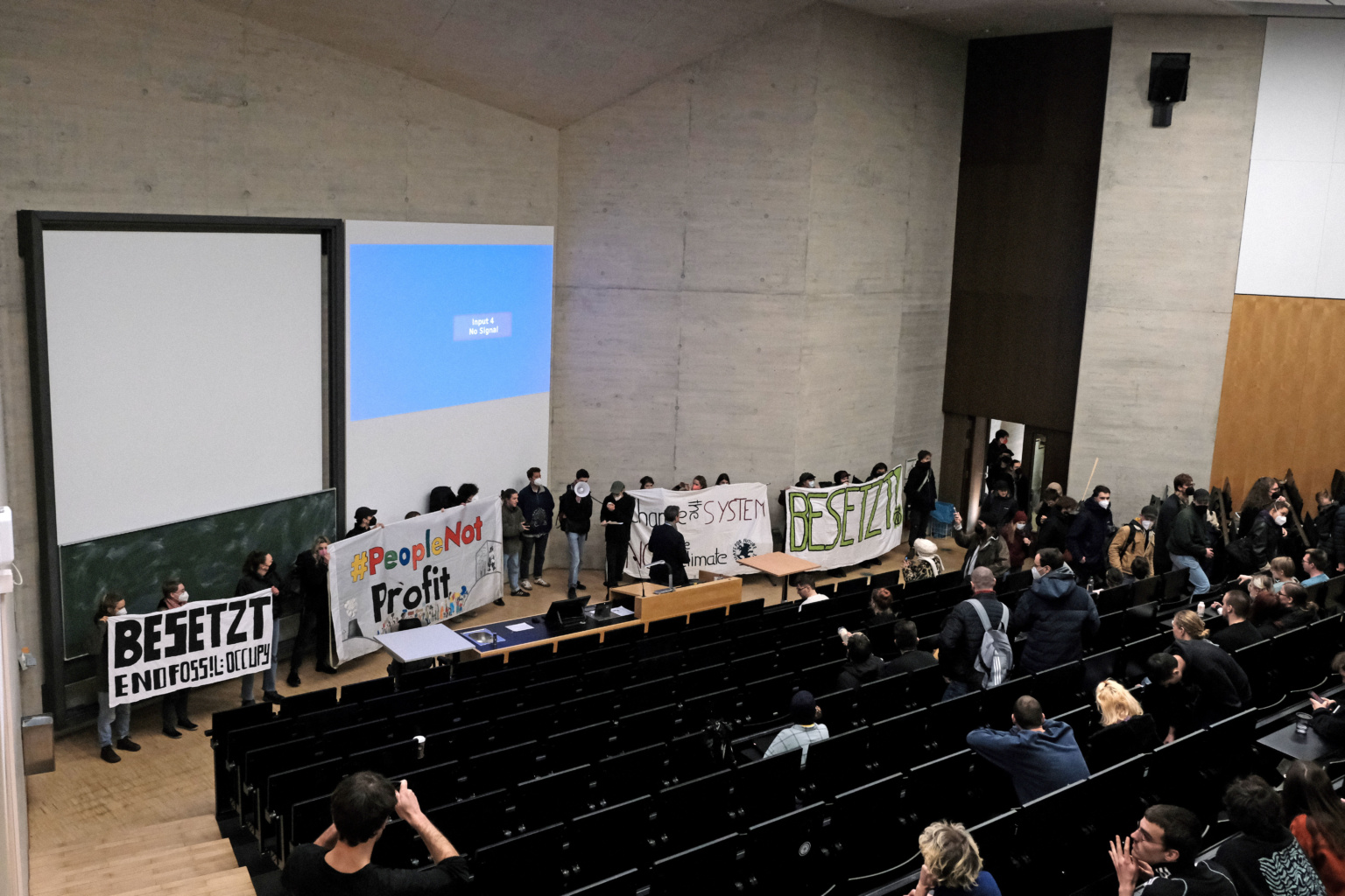 Jetzt auch in Halle: Audimax der Martin-Luther-Universität besetzt ...