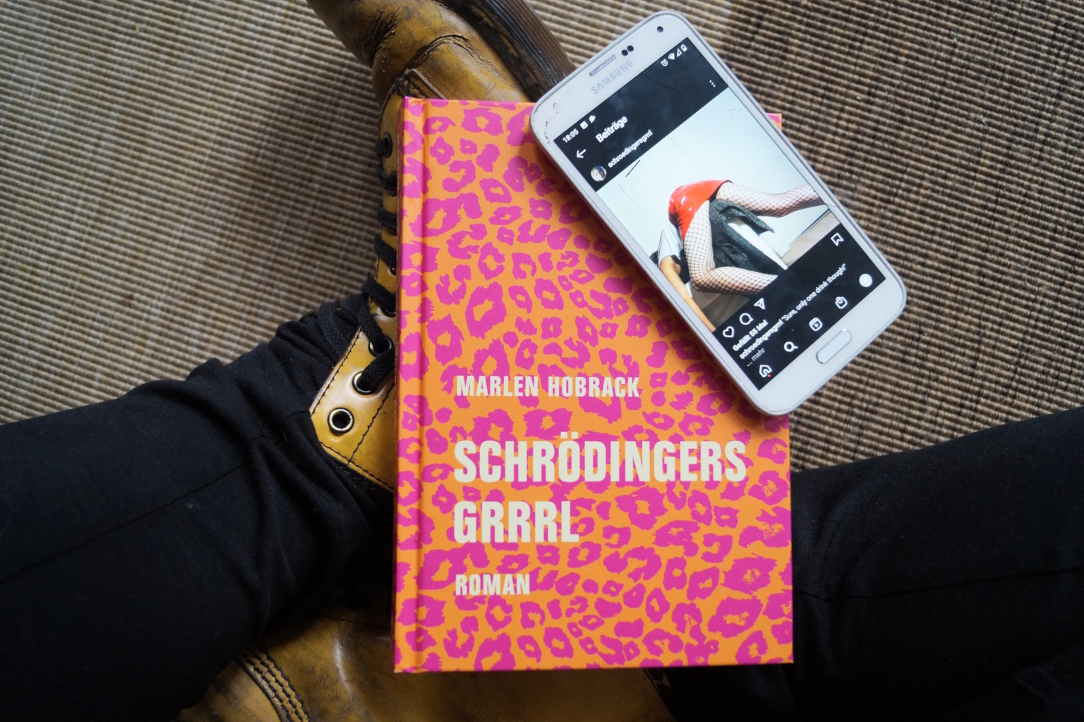 Was glaube ich diesem Buch? - „Schrödingers Grrrl“ von Marlen Hobrack ...