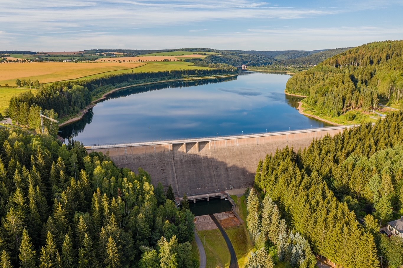 Talsperre Rauschenbach: Sperrung der Mauerkrone - Wartungsarbeiten an ...