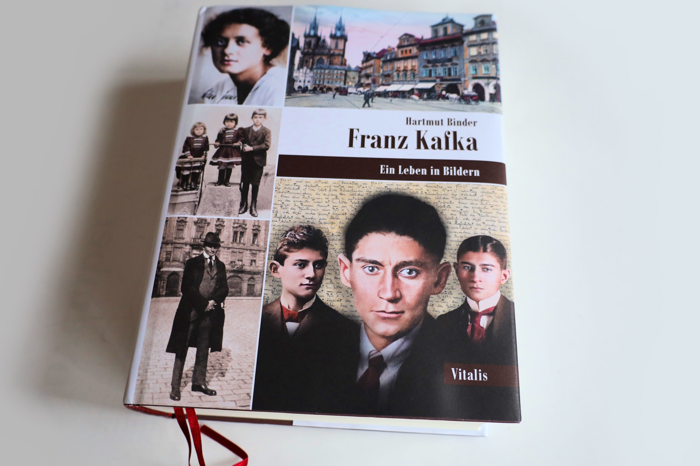 Franz Kafka: Eine gewaltige Bilderreise durch das Leben Kafkas ...