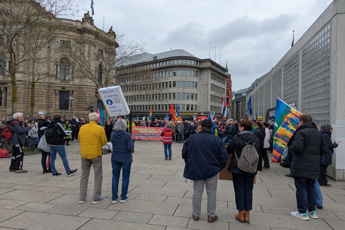 Das Osterwochenende 19.-21. April 2025: Kundgebungen der Friedensbewegung, Papst Franziskus ...